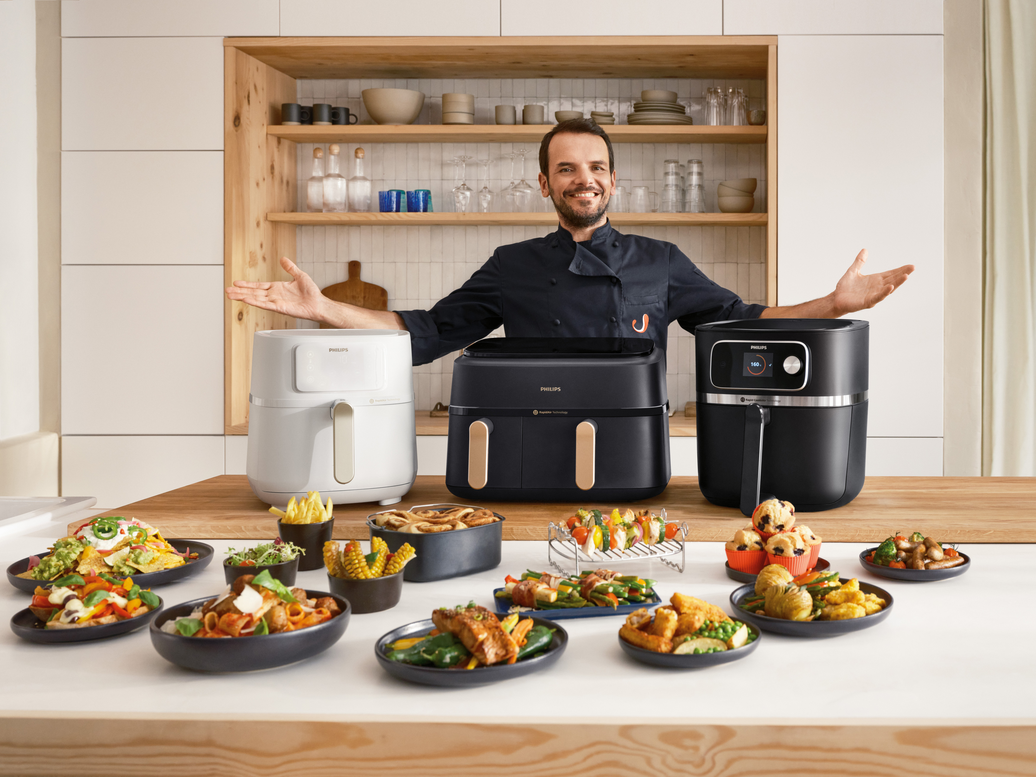 Kampagnenstart: Philips Airfryer setzt auf Henssler und Mini-Chefs ...